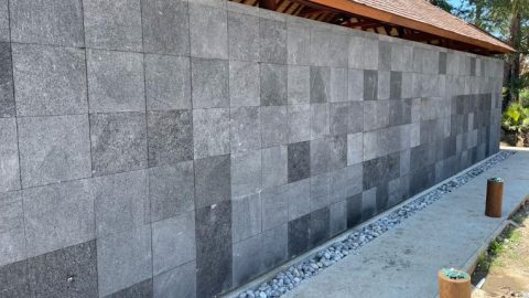 7 Pilihan Batu Alam Dinding Outdoor Minimalis Modern